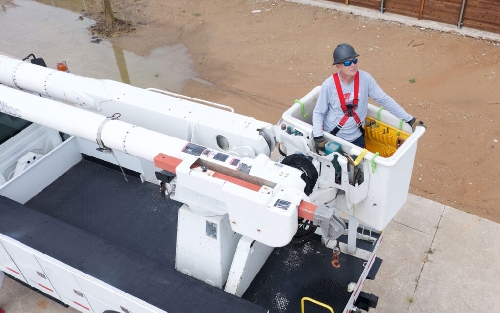 Electrical Lineman School in Jacksonville, FL and Dallas, TX | TWS